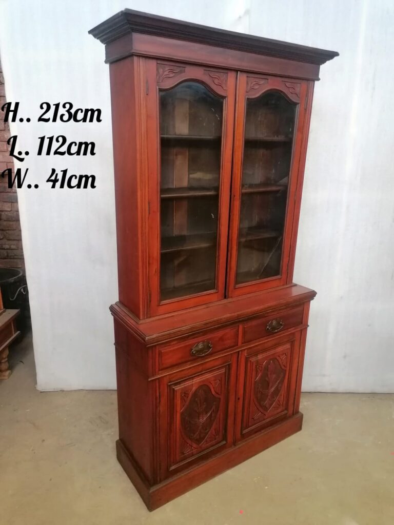 22DG46 – Beautiful Display Cabinet | Validtrade