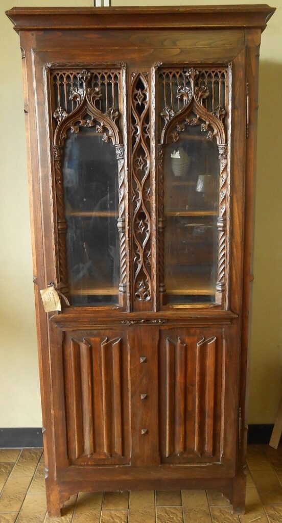 22DG46 – Beautiful Display Cabinet | Validtrade